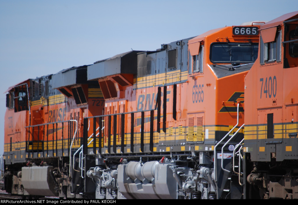 BNSF 6665 with BNSF 7278 head westbound with a Z Train towards the LA Basin.